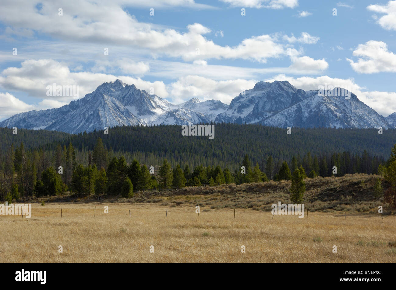 Sawtooth mountains hi-res stock photography and images - Alamy