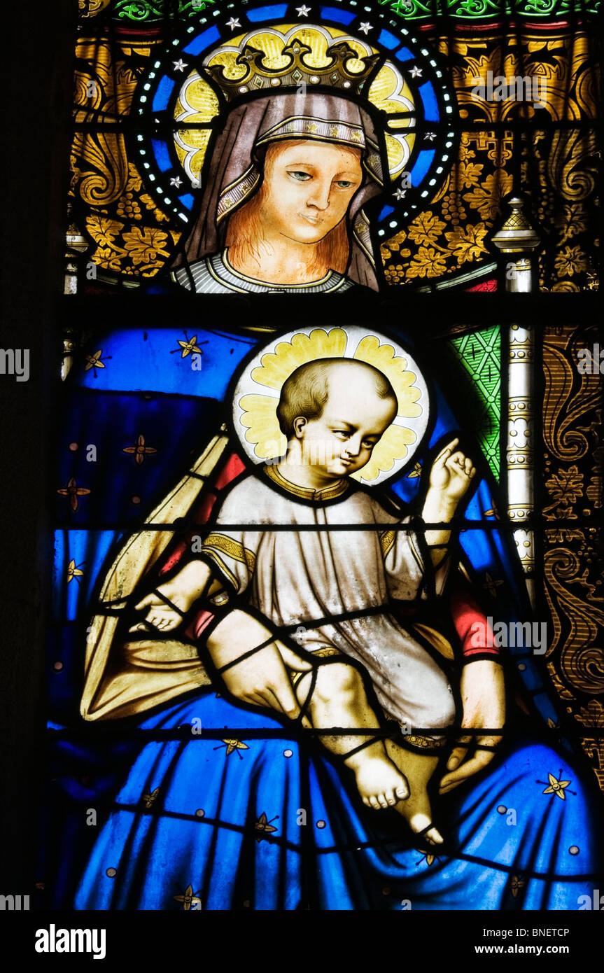 Stained glass window mary child hi-res stock photography and images - Alamy