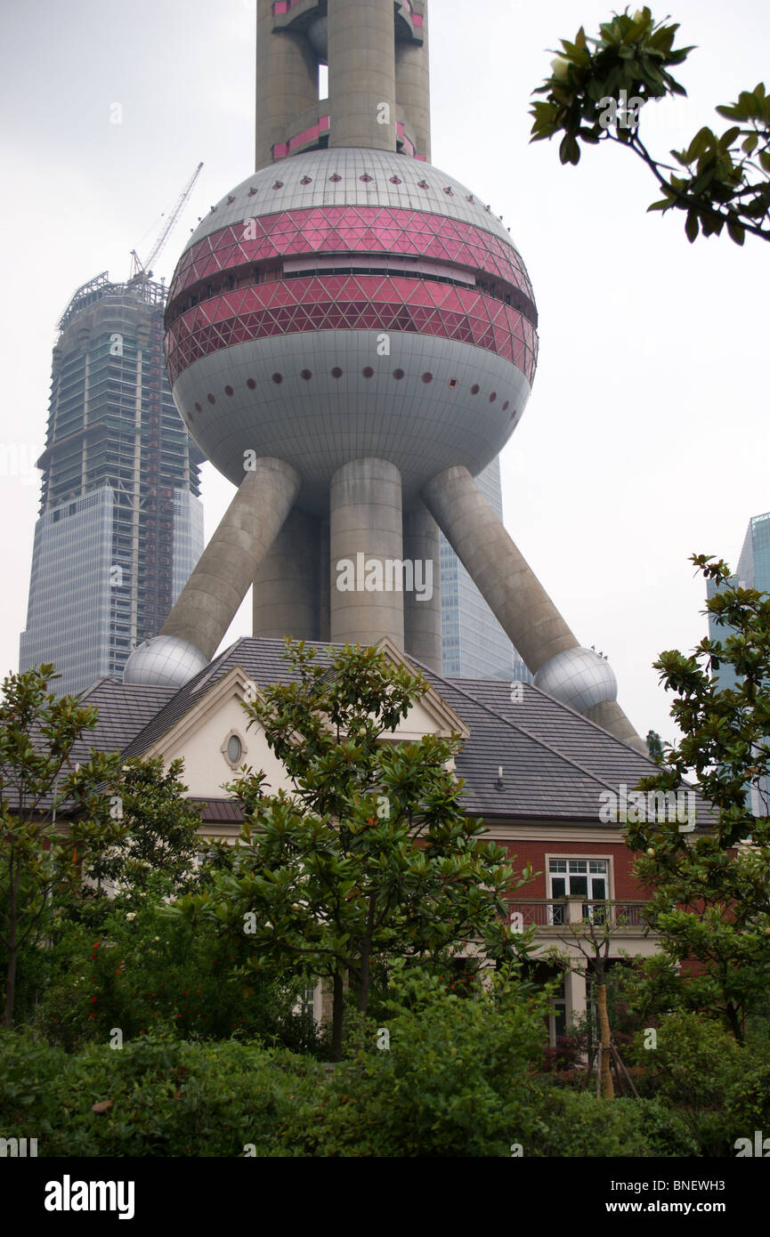 Gold building hi-res stock photography and images - Alamy