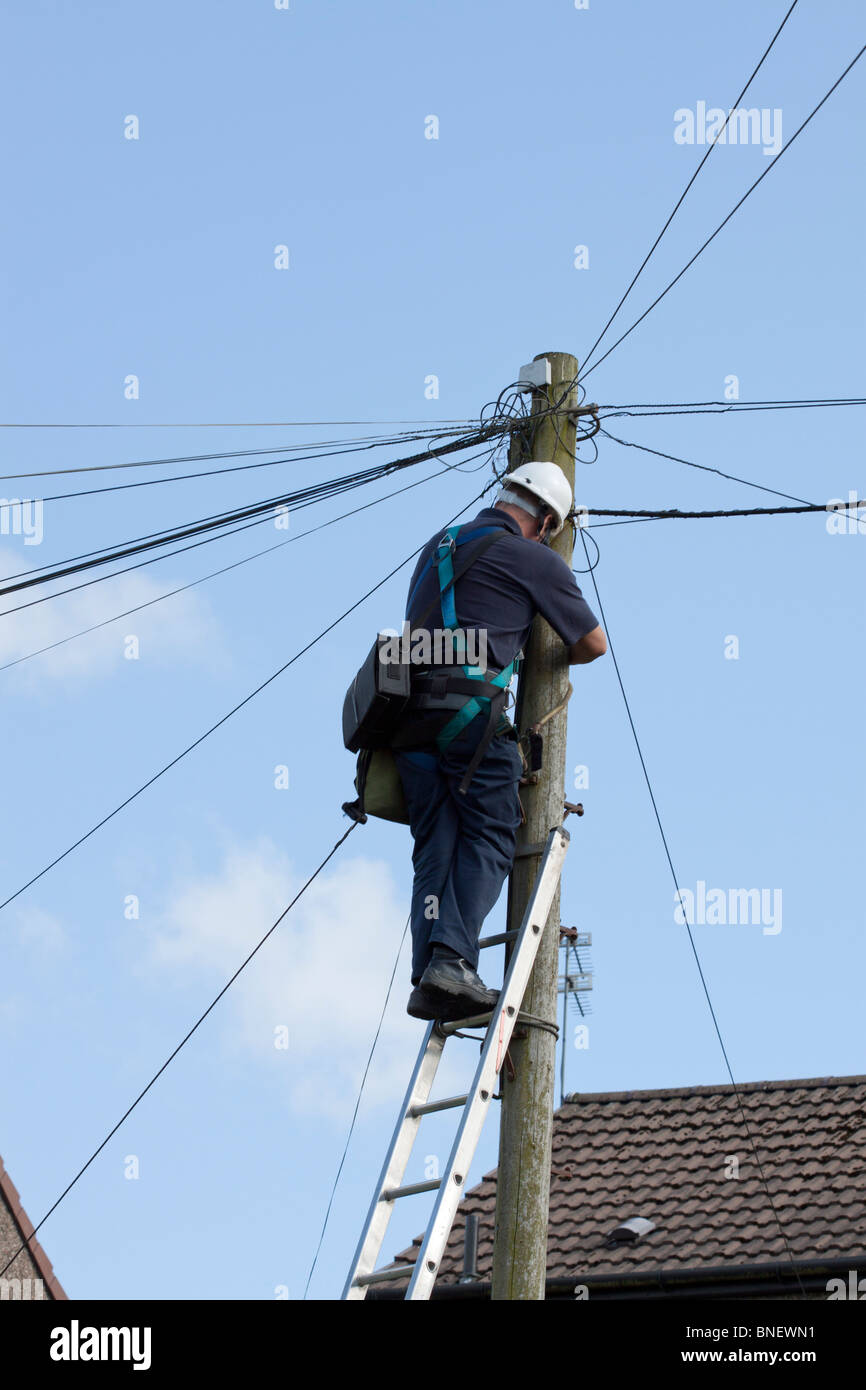 Telecommunications engineer hi-res stock photography and images - Alamy
