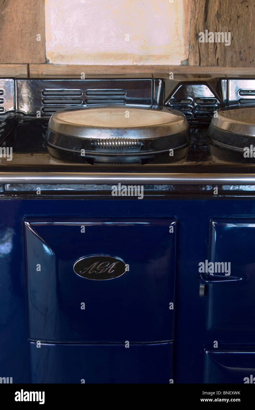 Oak beams cooker aga range kitchen hi-res stock photography and images ...
