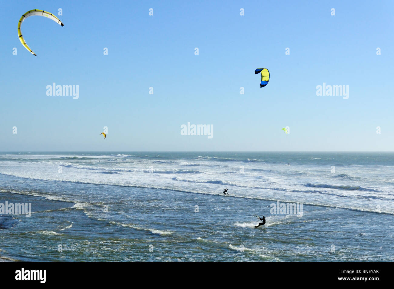 Kitesurfing in the Pacific Ocean Stock Photo - Alamy