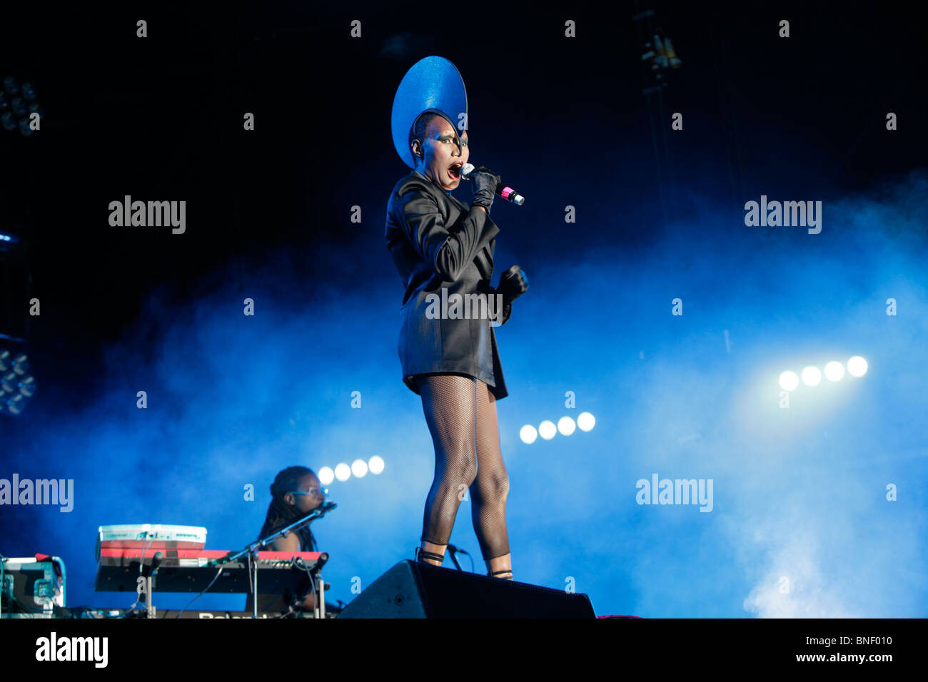 Grace jones singer hi-res stock photography and images - Alamy
