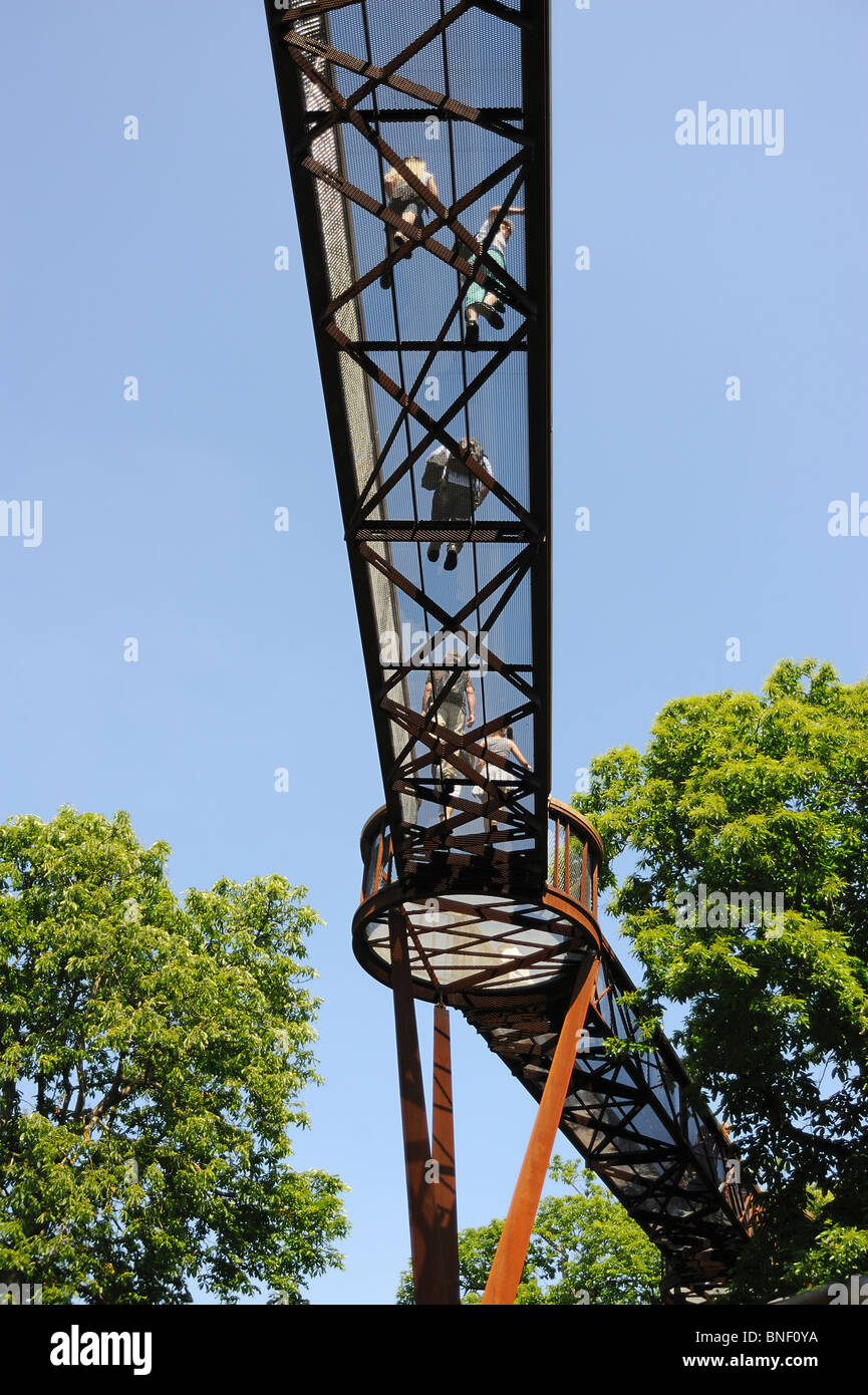 Tree top walkway kew gardens hi-res stock photography and images - Alamy