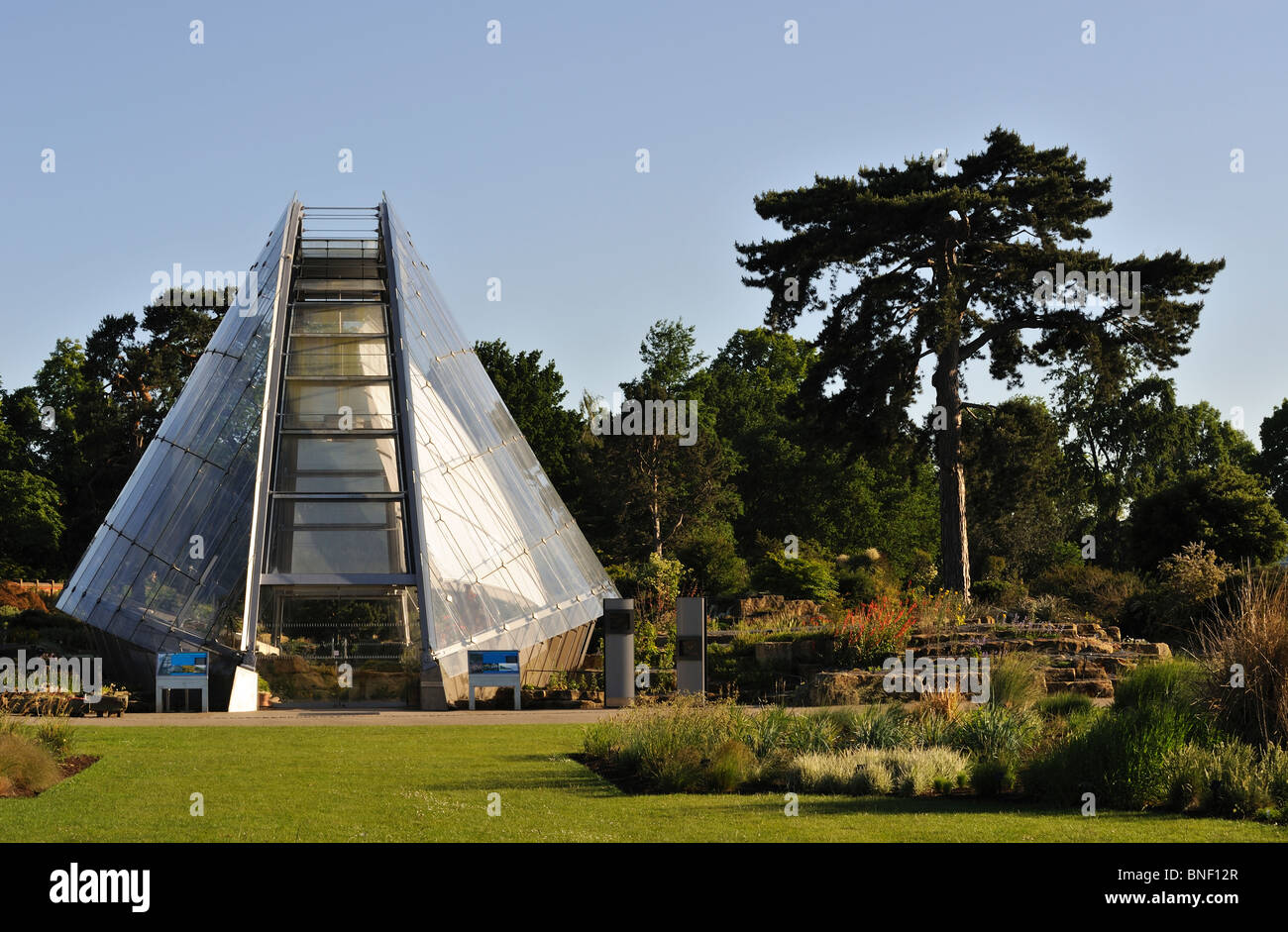 Davies alpine house kew gardens london hi-res stock photography and ...