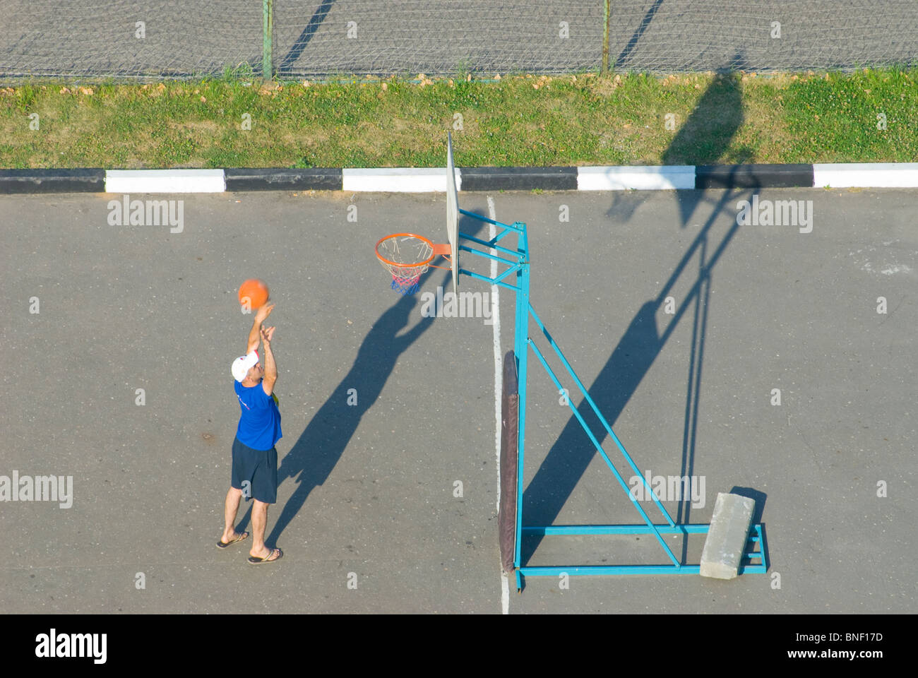 Droping hi-res stock photography and images - Alamy