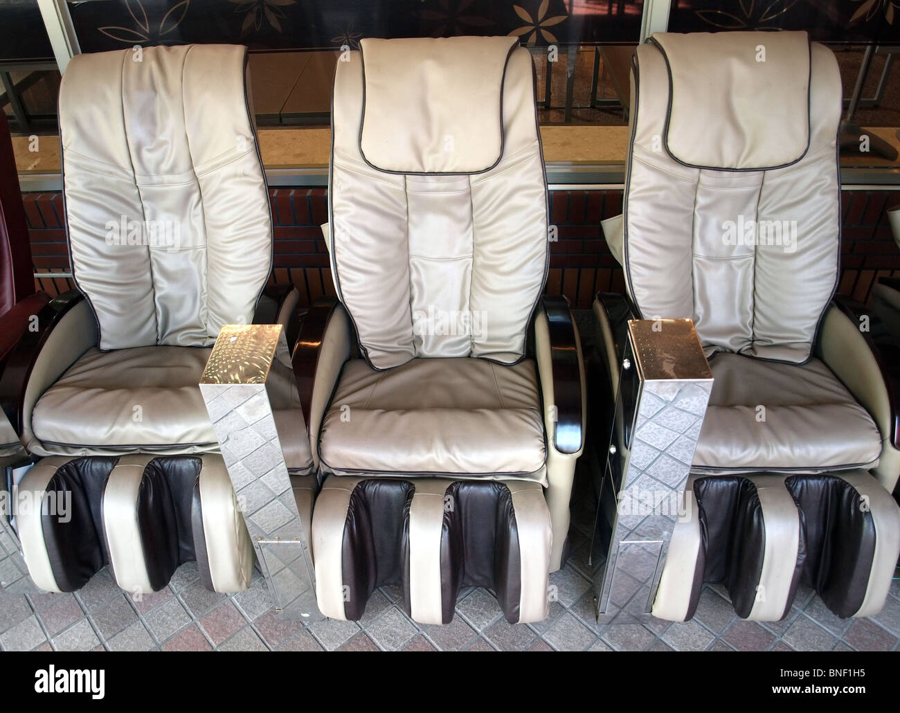 Coin chair hi-res stock photography and images - Alamy