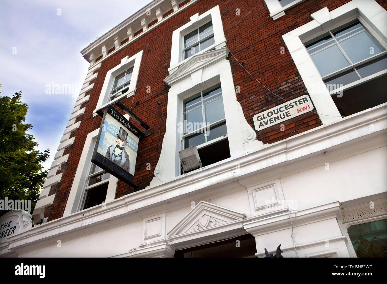 The engineer pub london hi-res stock photography and images - Alamy