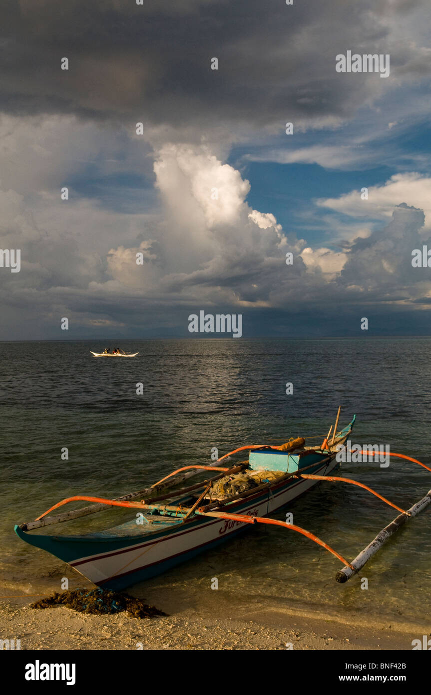 A beautiful traditional Banka boat in the Philippine sea Stock Photo ...