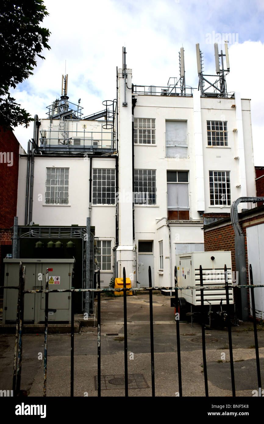 Cluster mobile cell phone telephone hi-res stock photography and images ...