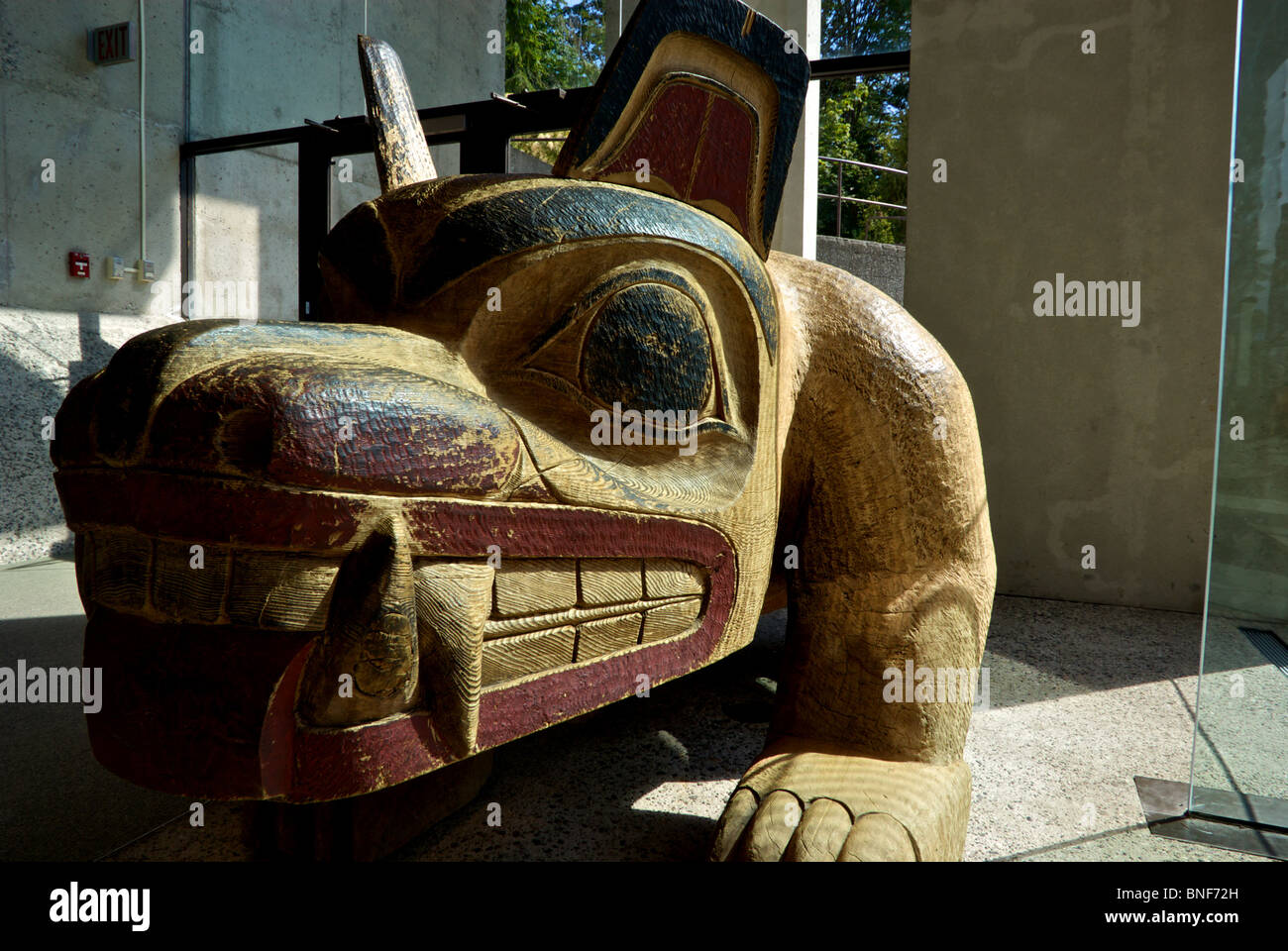Native Haida Gwaii artist Bill Reid carved wooden Haida Bear sculpture ...