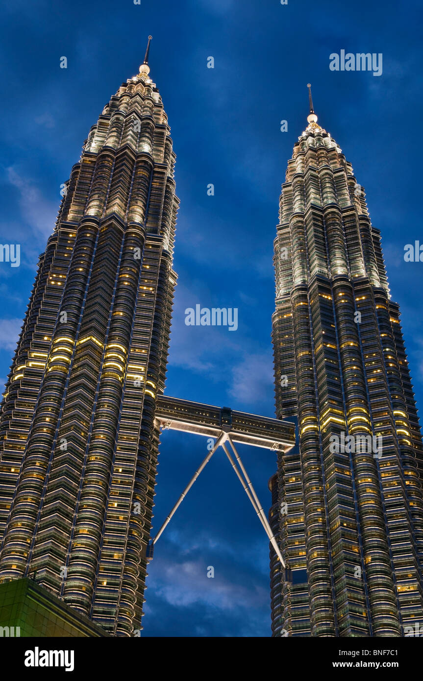 Petronas tower kuala lumpur malaysia skyscraper south east asia hi-res stock photography and ...