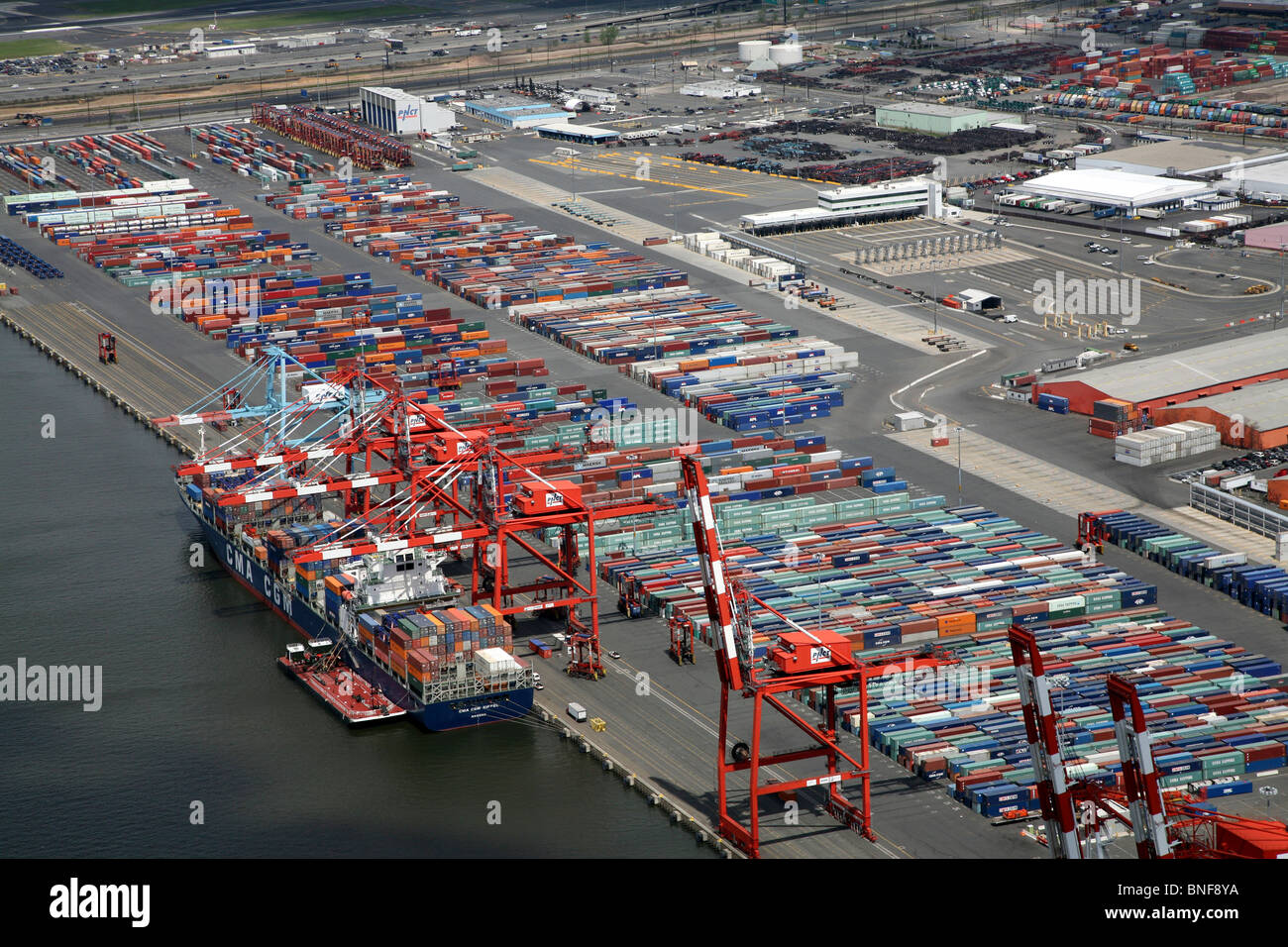 USA, New Jersey, Port of New Jersey, Cargo containers loading Stock ...