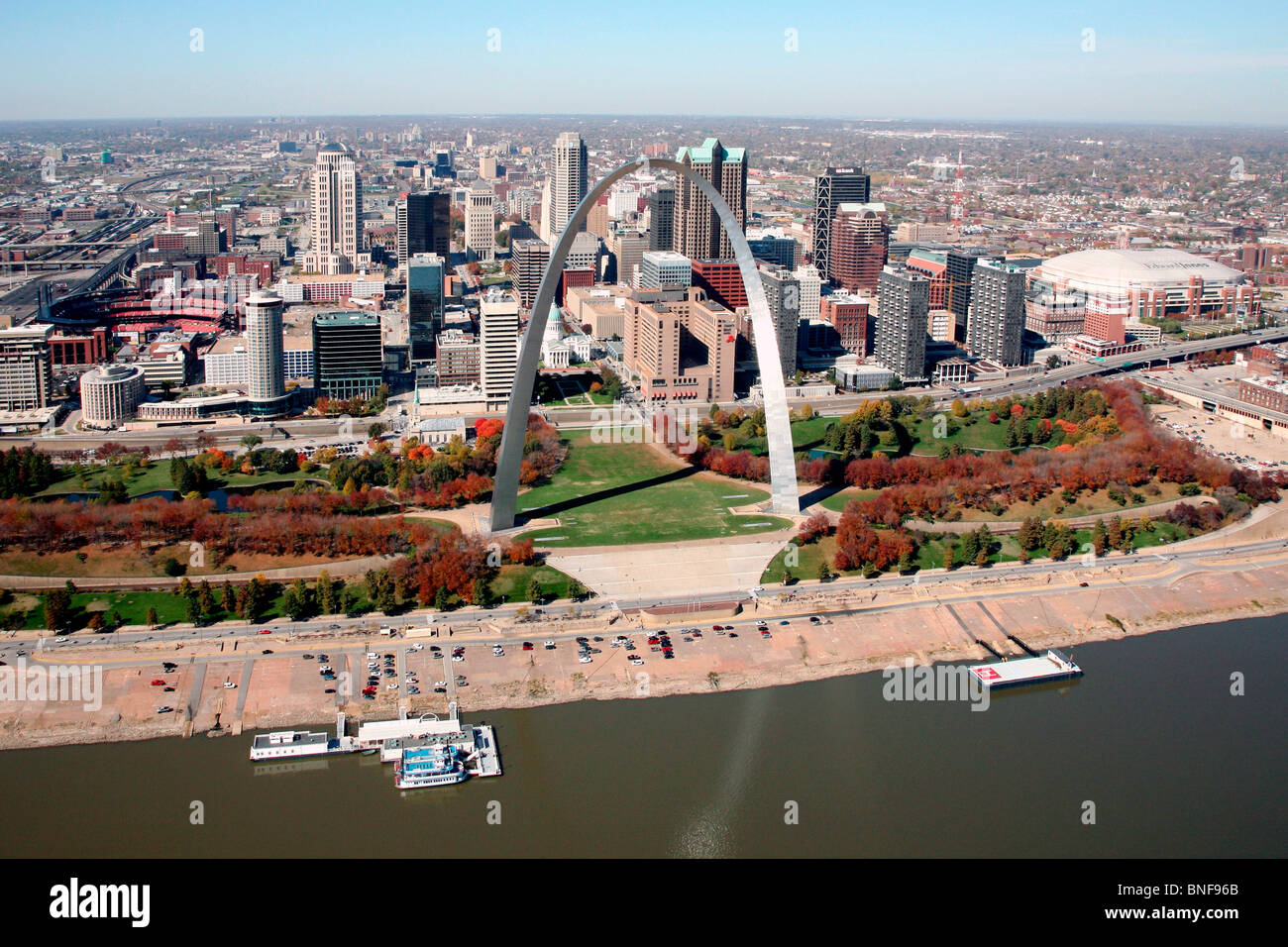 USA, Missouri, Saint Louis, Cityscape with Gateway Arch Stock Photo - Alamy