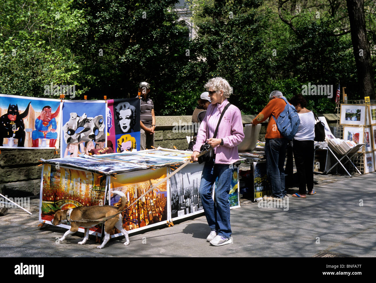 New York Street Vendors Selling Artwork Tourists Walking on Fifth ...
