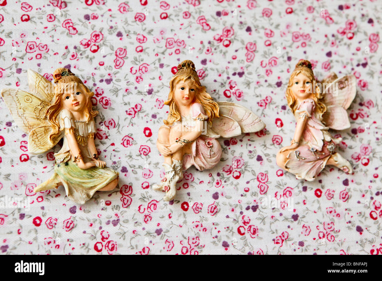 Angel figurines hi-res stock photography and images - Alamy