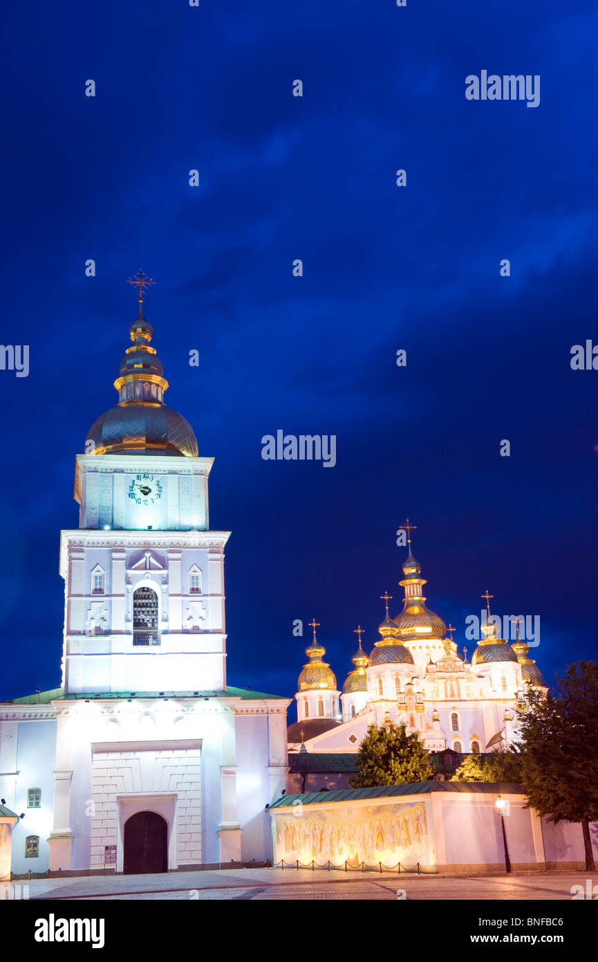 Gold domed monastery hi-res stock photography and images - Alamy