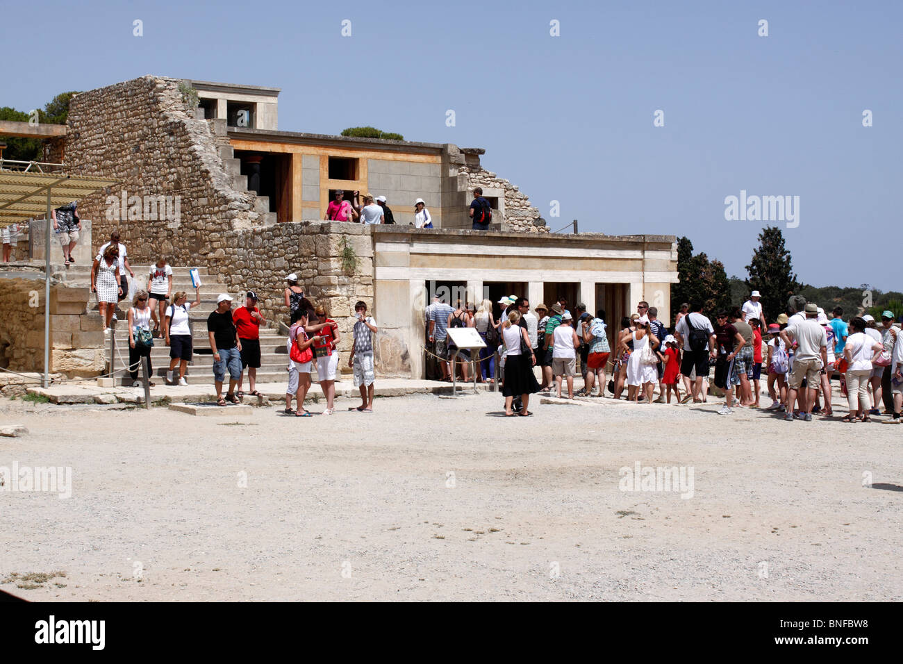 Daedelus theseus labyrinth story hi-res stock photography and images ...