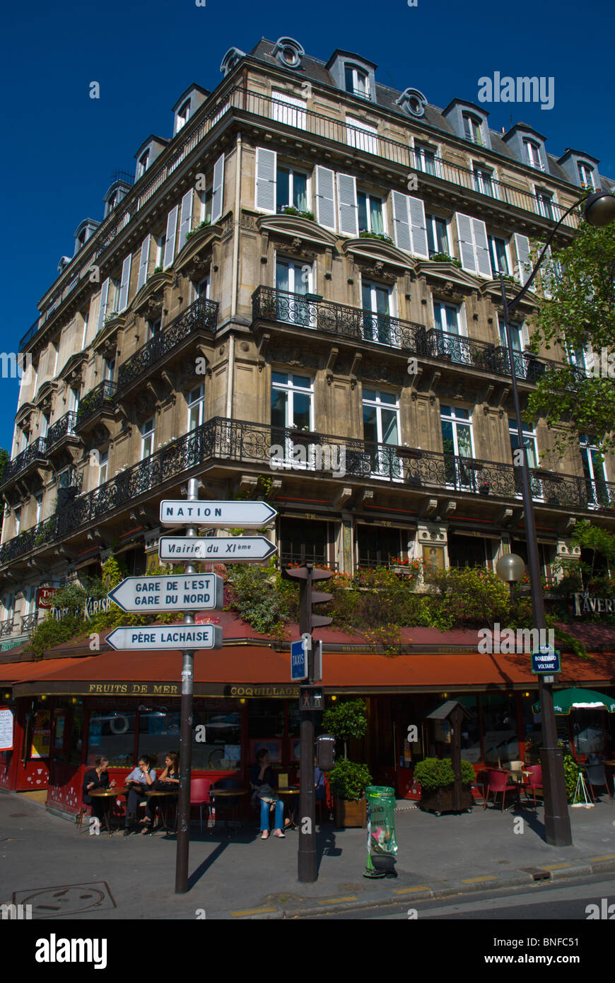 Cafe de paris place hi-res stock photography and images - Alamy