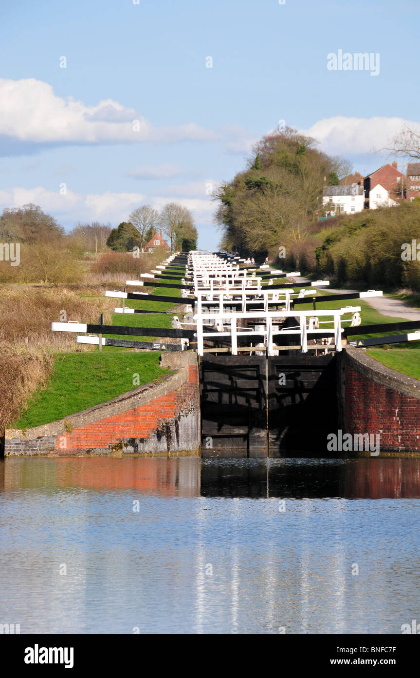 Caen Hill Locks, a flight of 16 locks on the Kennet and Avon Canal near ...