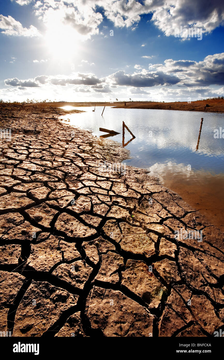 Lake bed drying up due to drought Stock Photo - Alamy