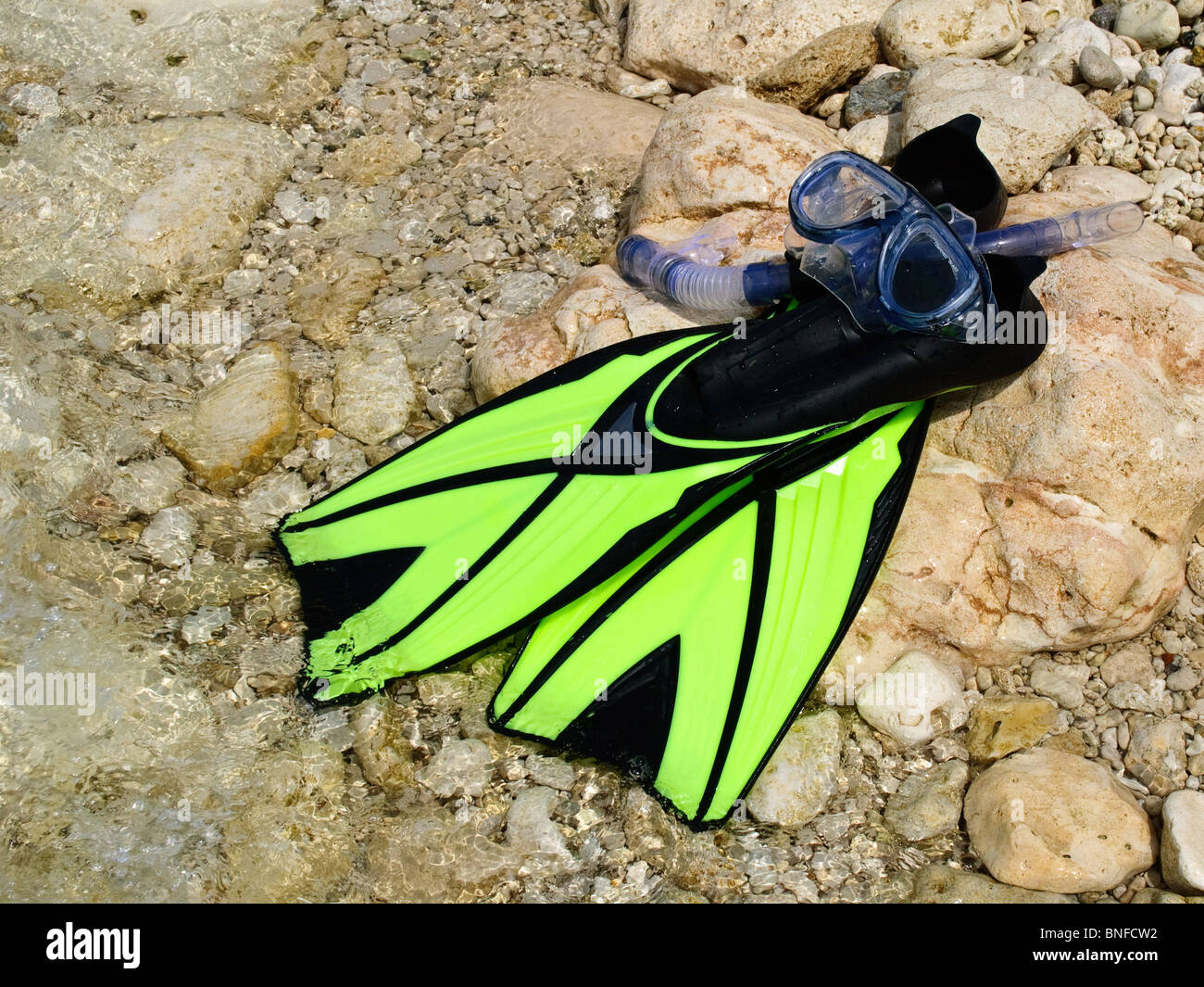 Scuba diving set hi-res stock photography and images - Alamy