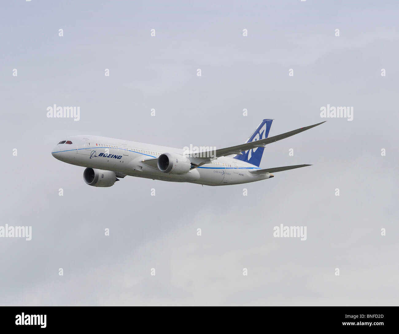 Boeing dreamliner hi-res stock photography and images - Alamy