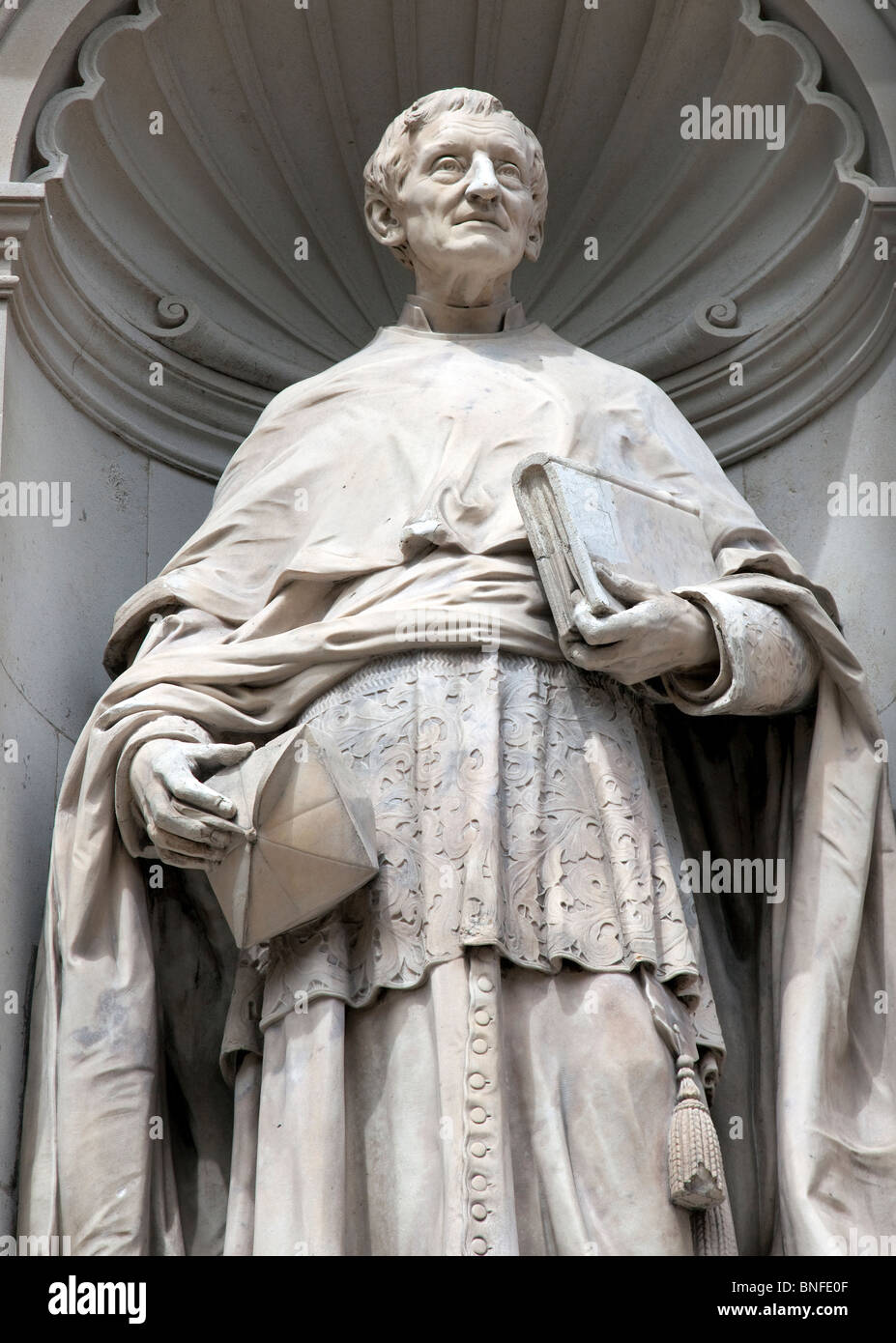 Statue of Cardinal Newman, Brompton Oratory, London Stock Photo - Alamy