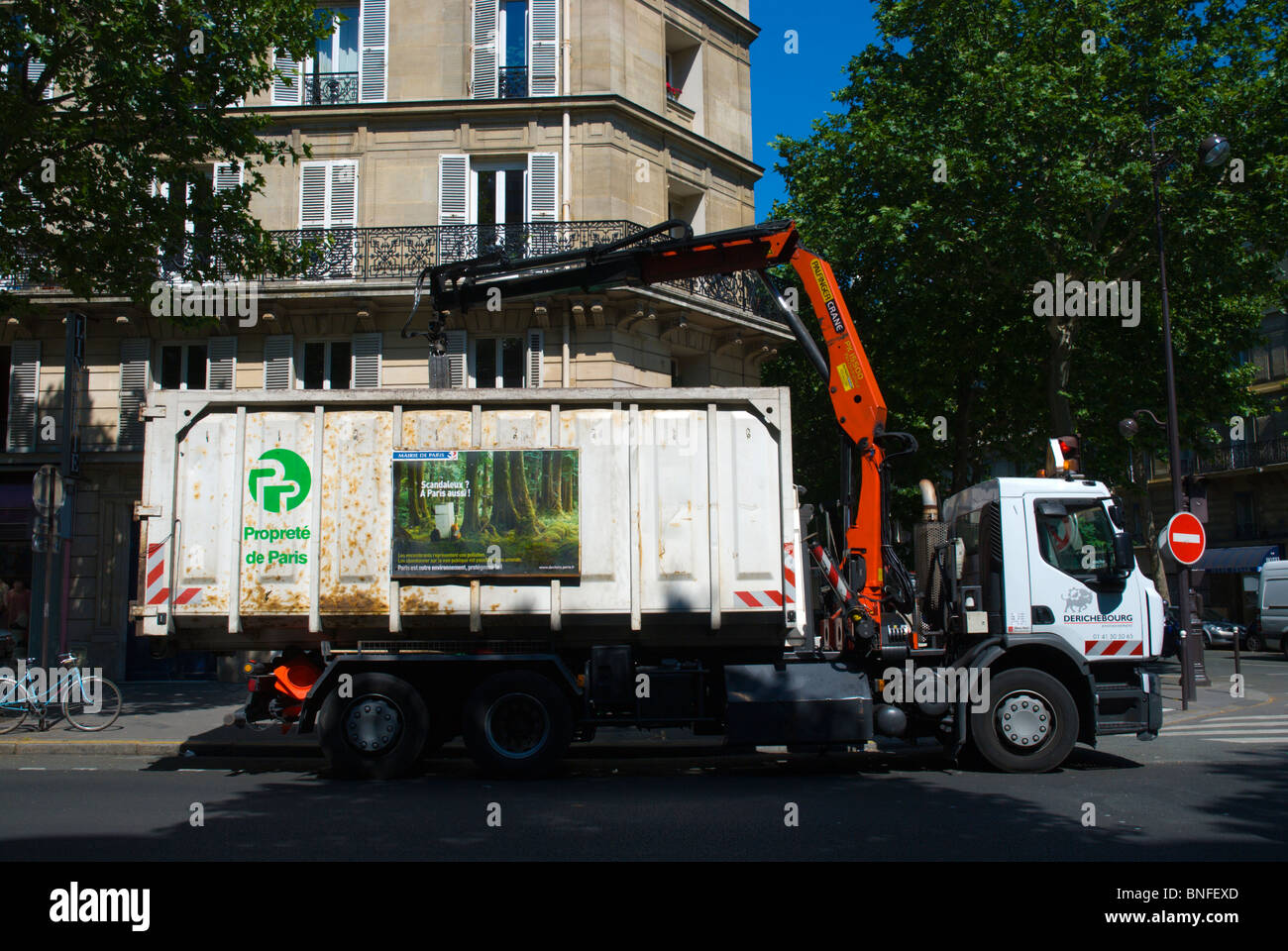 Waste management vehicle hi-res stock photography and images - Alamy