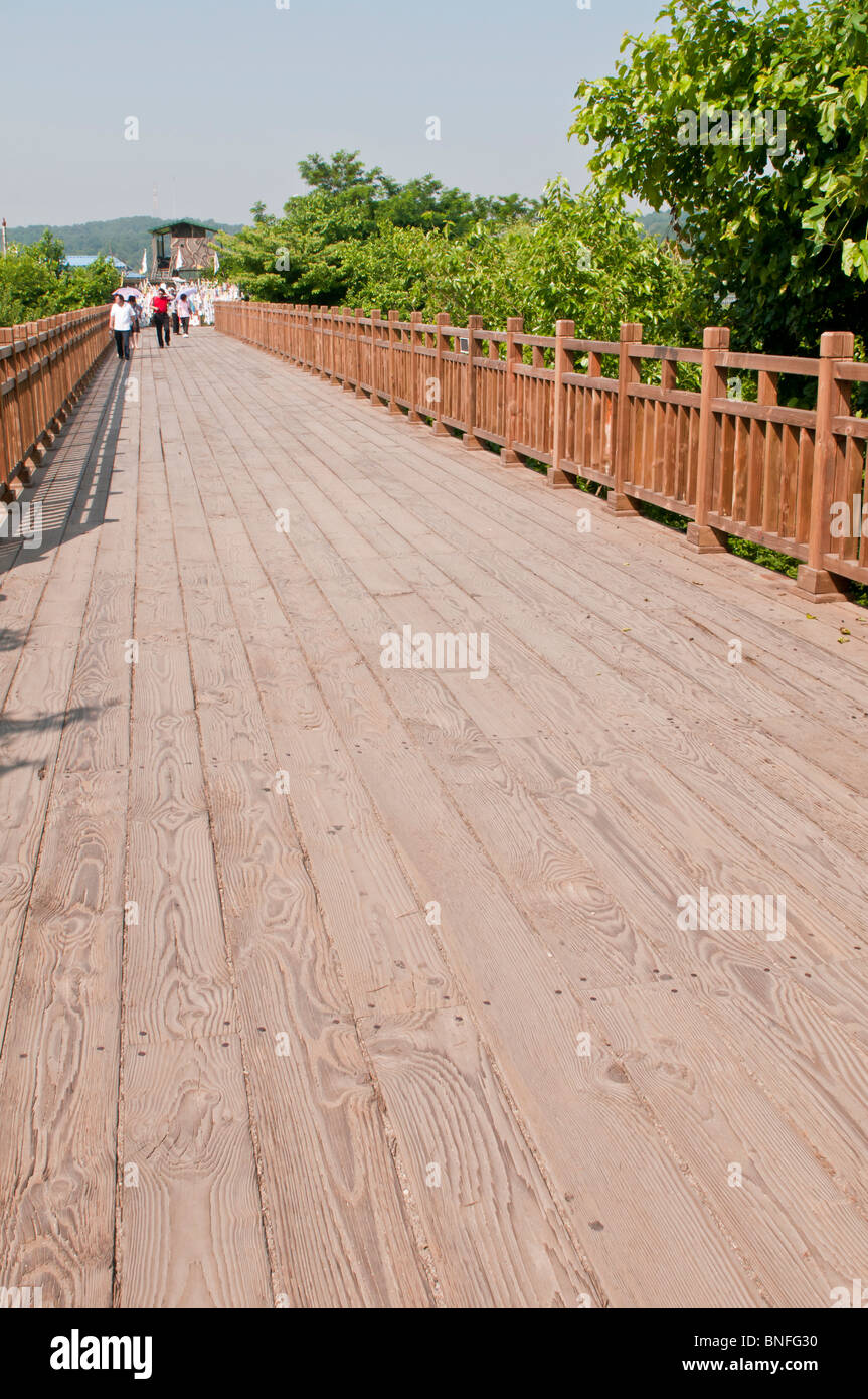 Korea bridge of freedom hi-res stock photography and images - Alamy