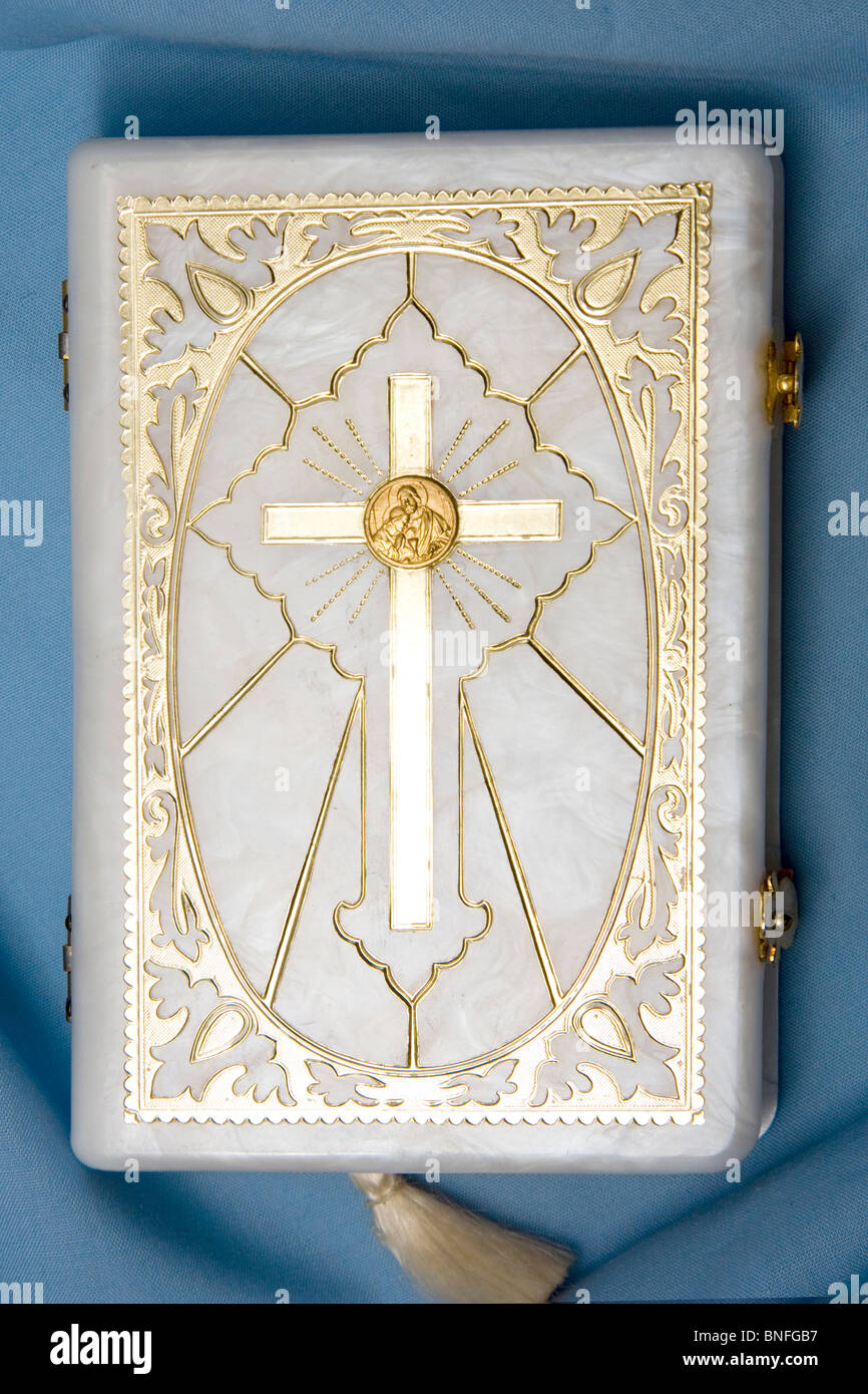 Ancient golden bible cover hi-res stock photography and images - Alamy