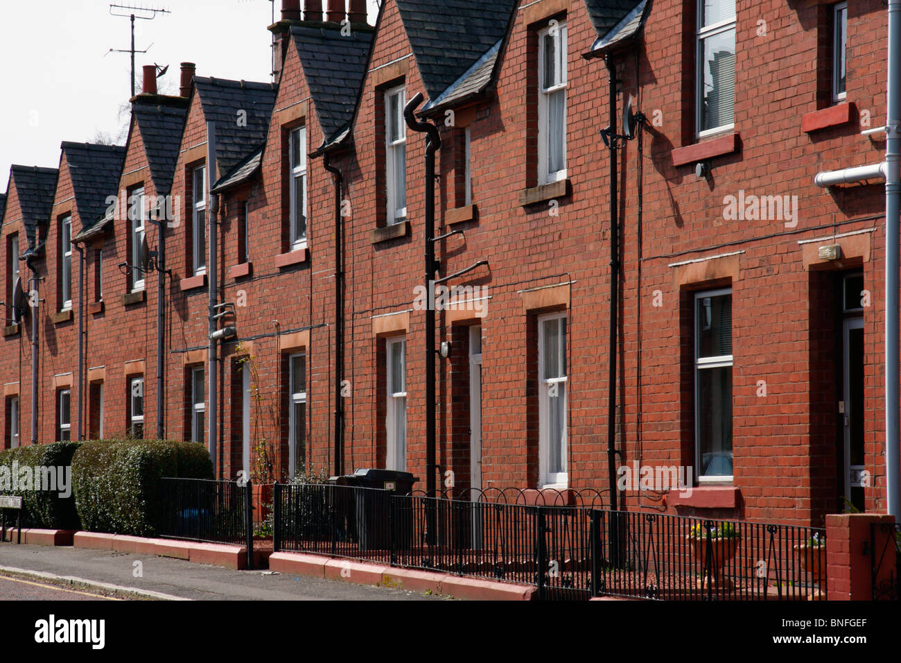 Scottish terrace houses hi-res stock photography and images - Alamy