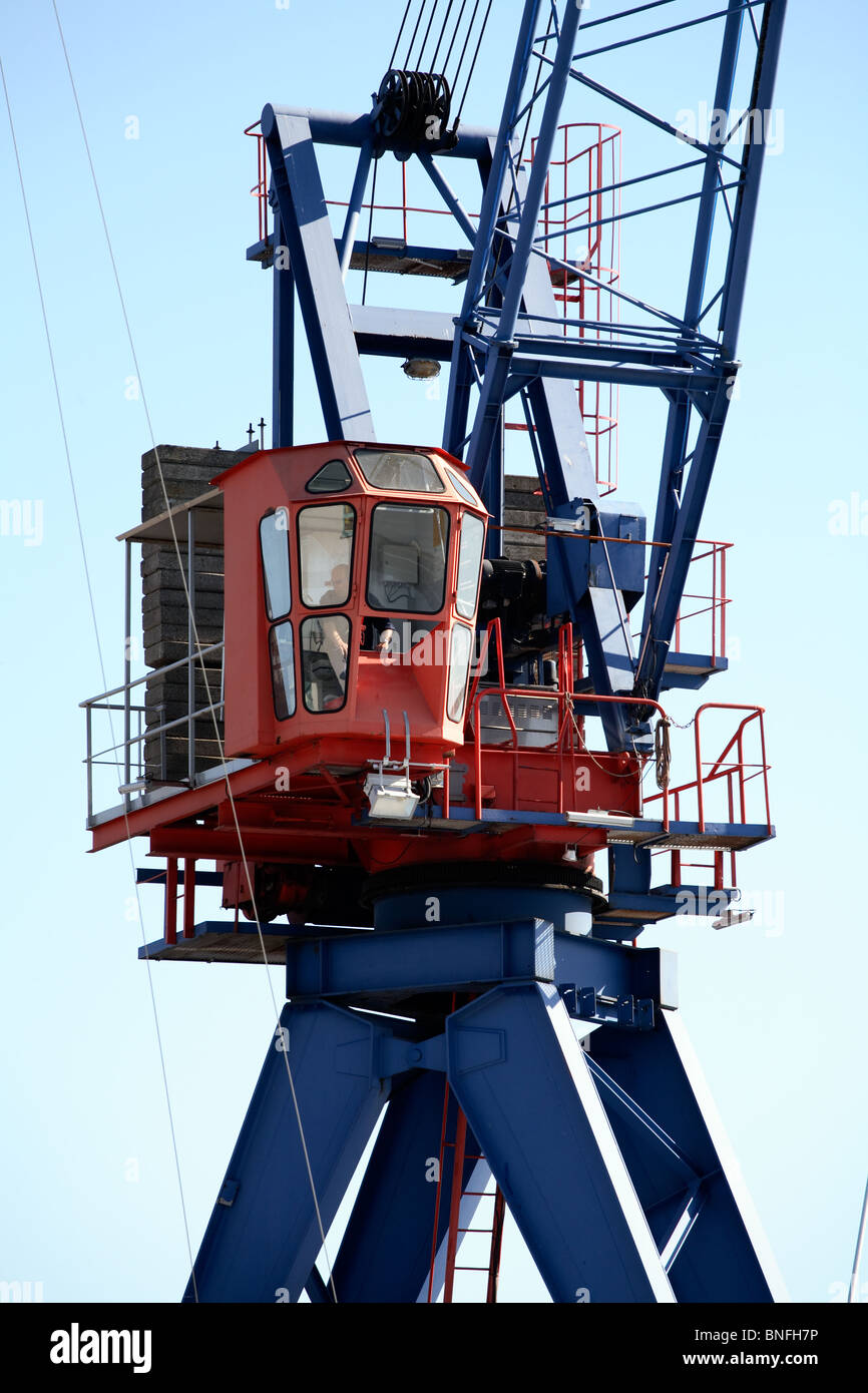 Crane operator in cabin hi-res stock photography and images - Alamy