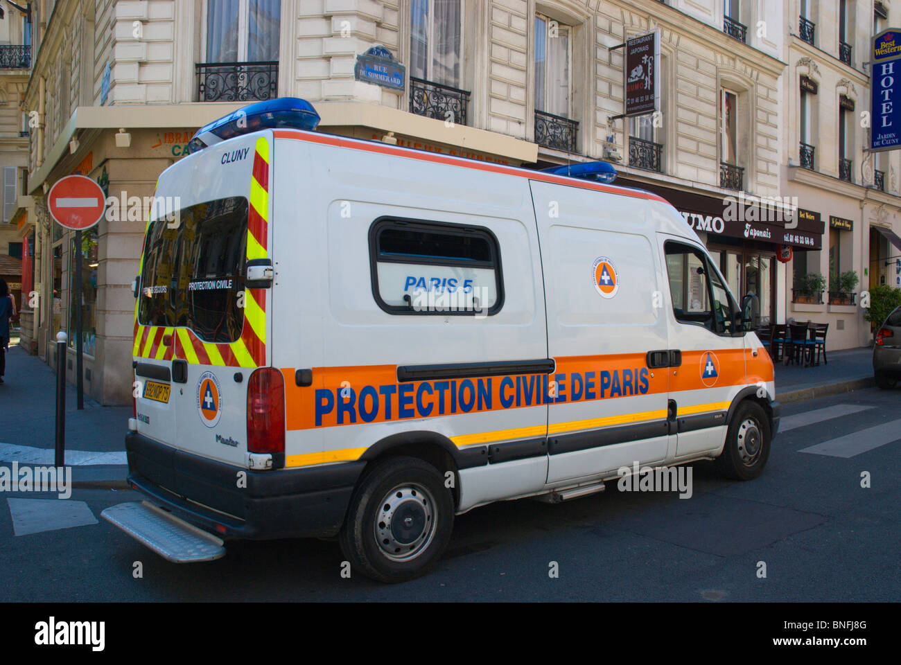 France ambulance hi-res stock photography and images - Alamy