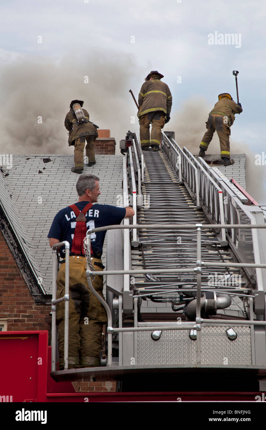 Detroit Firefighters Battle Fire in Vacant House Stock Photo - Alamy