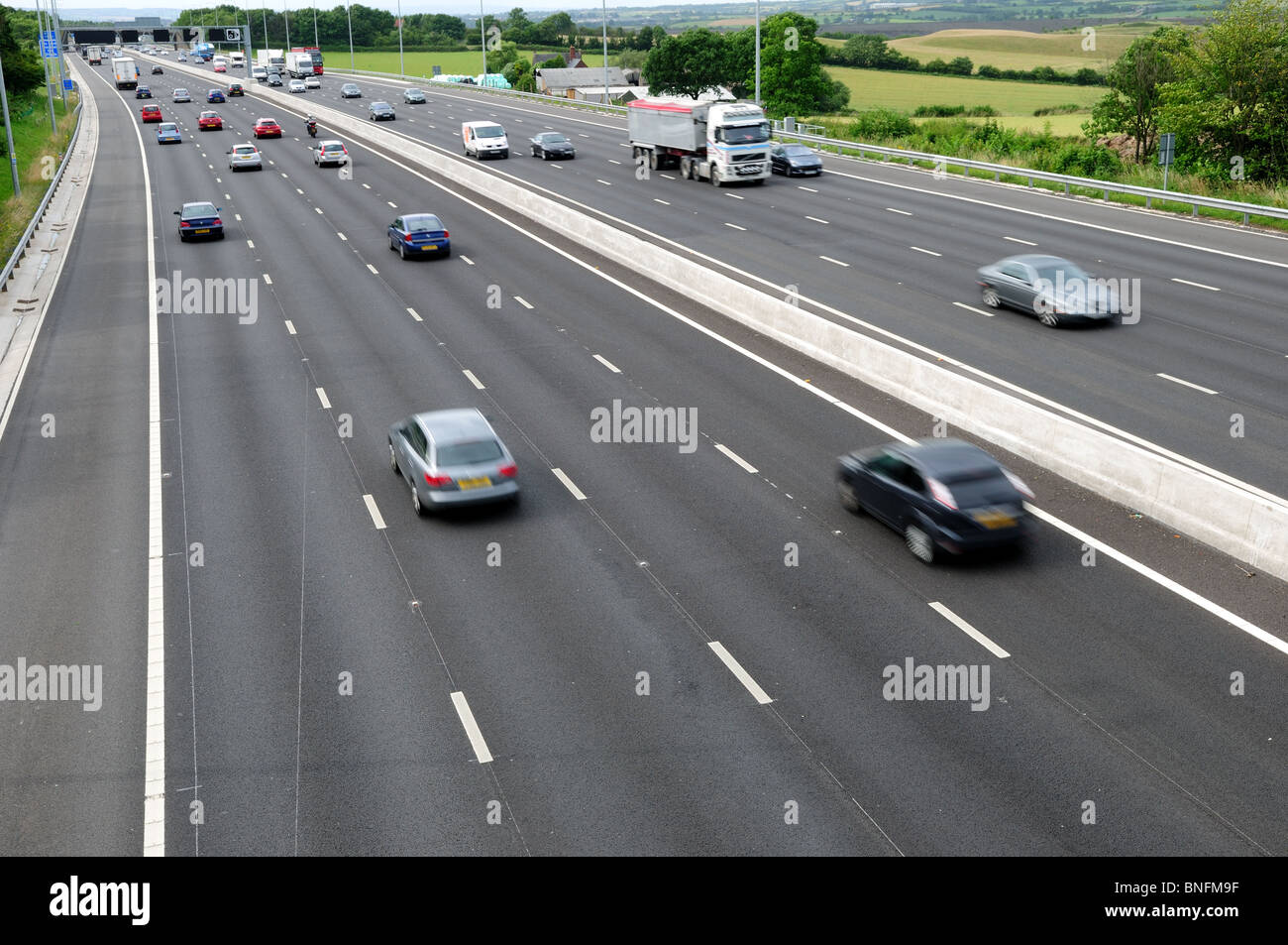4 lane highway hi-res stock photography and images - Alamy