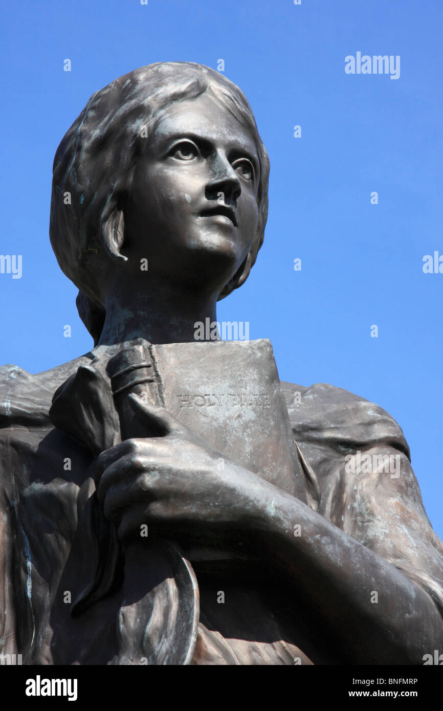 Statue of Jean Armour, wife of Robert Burns, in Dumfries, Scotland ...