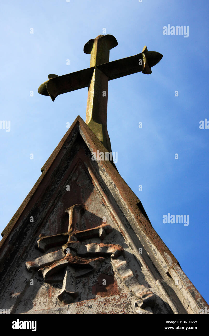 Cross symbol christianity church hi-res stock photography and images ...