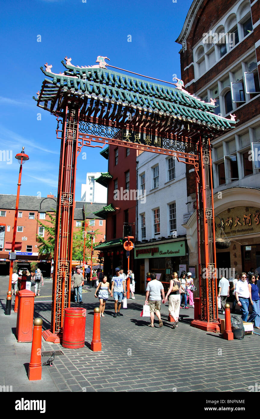 Entrance chinatown london hi-res stock photography and images - Alamy