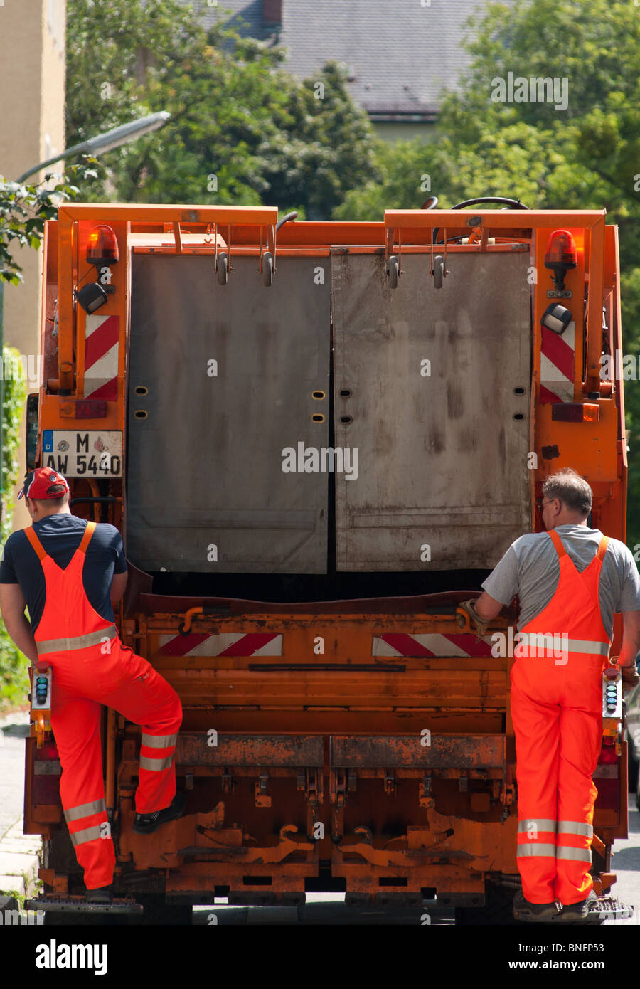 Dust bin men hi-res stock photography and images - Alamy