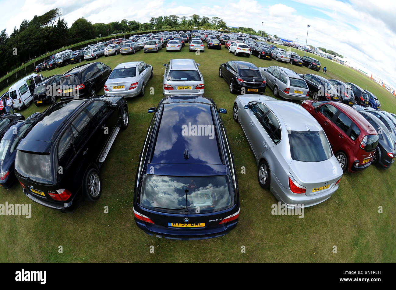 Field of cars hi-res stock photography and images - Alamy