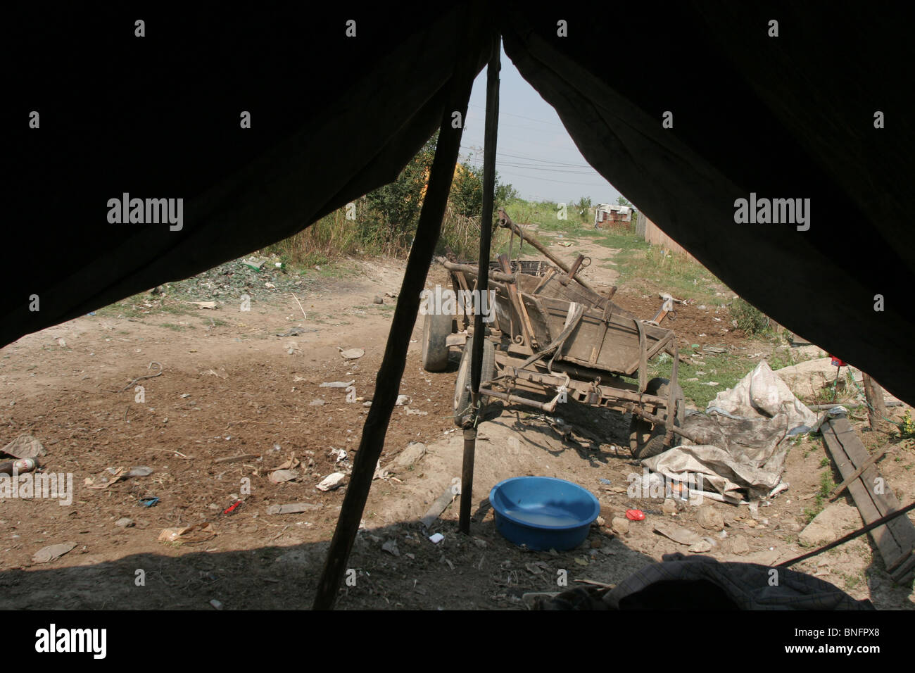 Romania gypsy gypsies hi-res stock photography and images - Alamy
