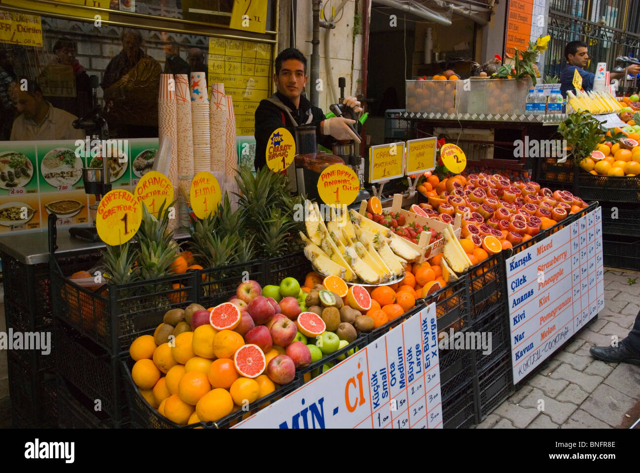 Fruit juice seller hi-res stock photography and images - Alamy