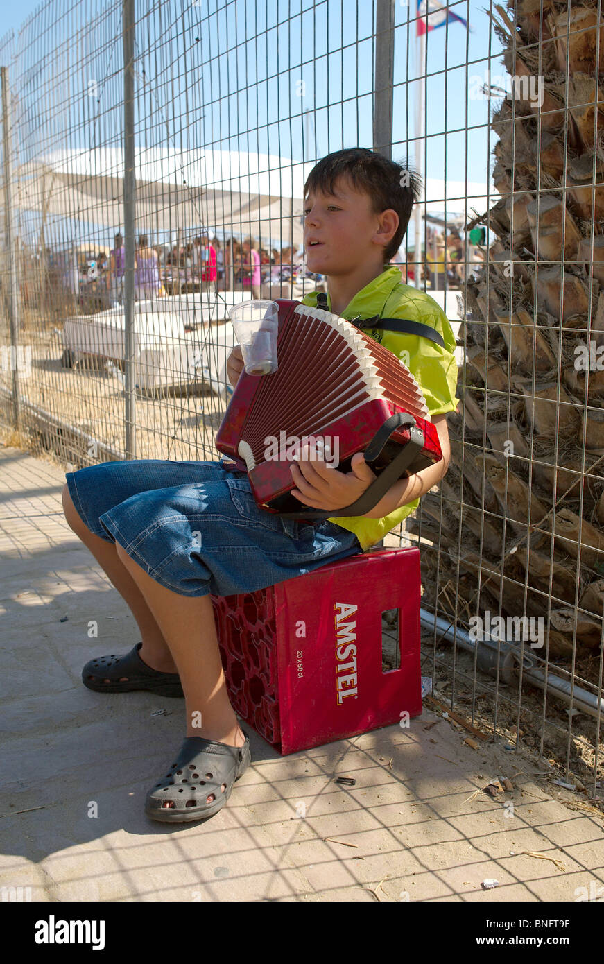 Busking accordion hi-res stock photography and images - Alamy