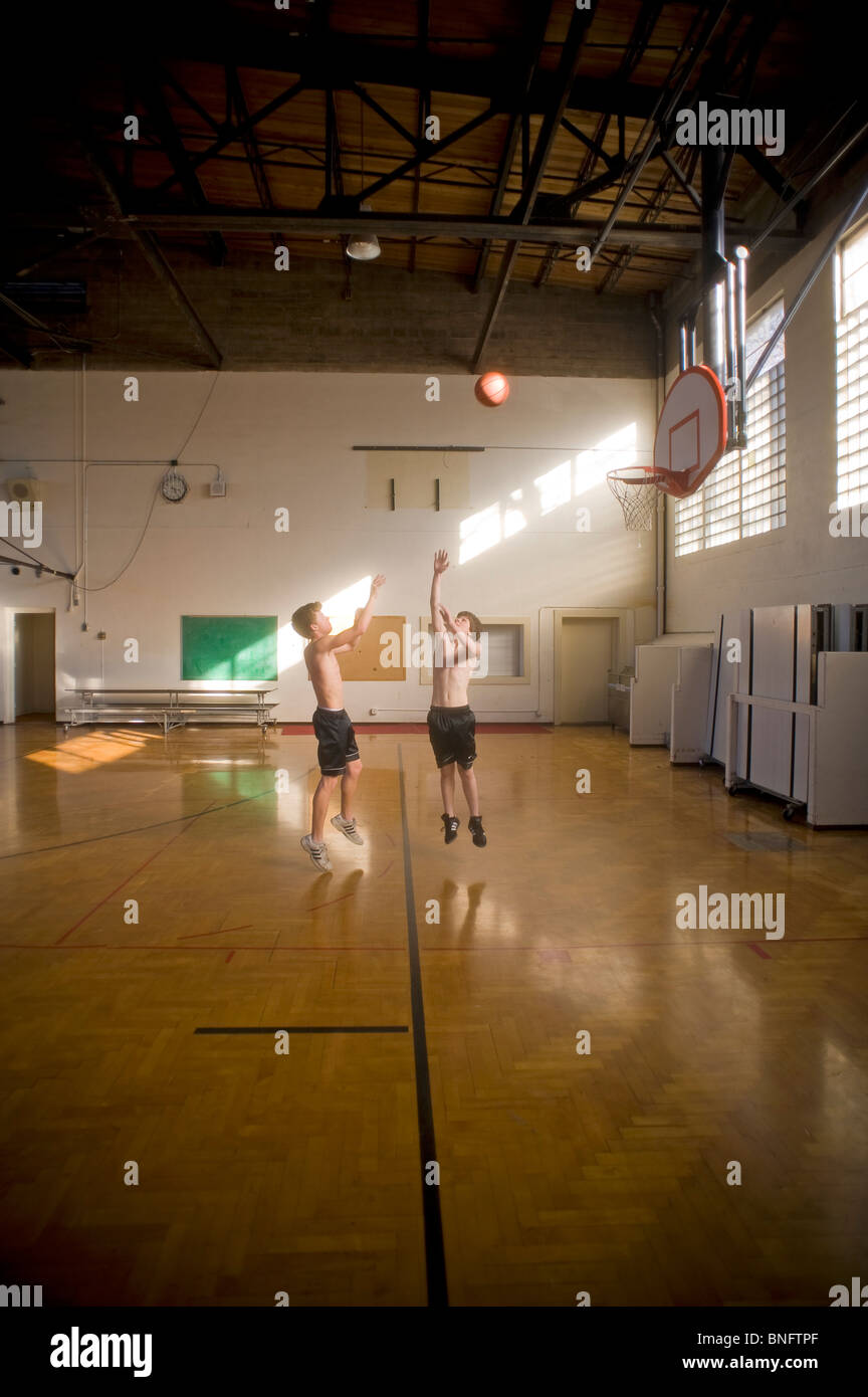 High school student playing basketball hi-res stock photography and ...