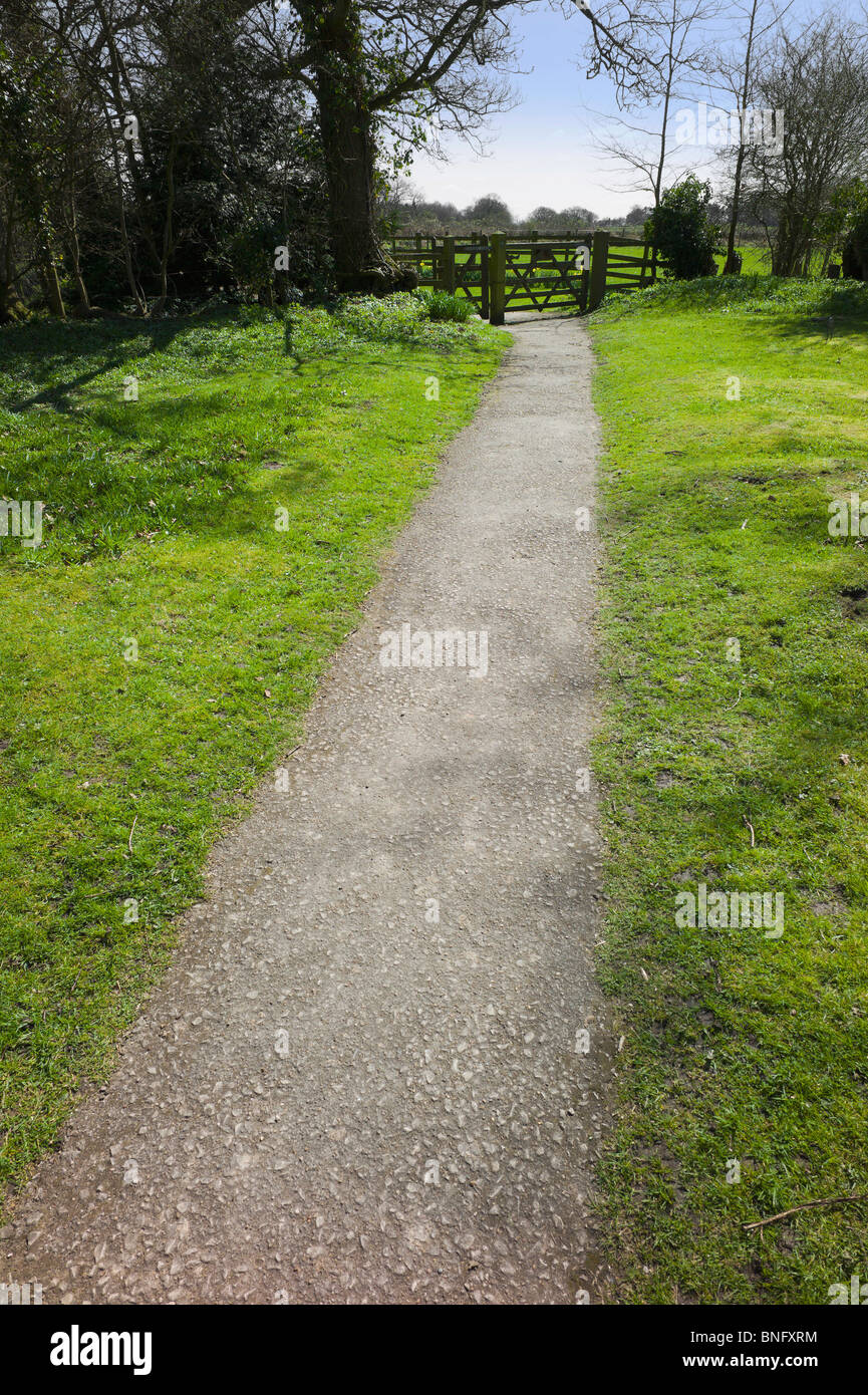 A gate on a footpath Stock Photo - Alamy