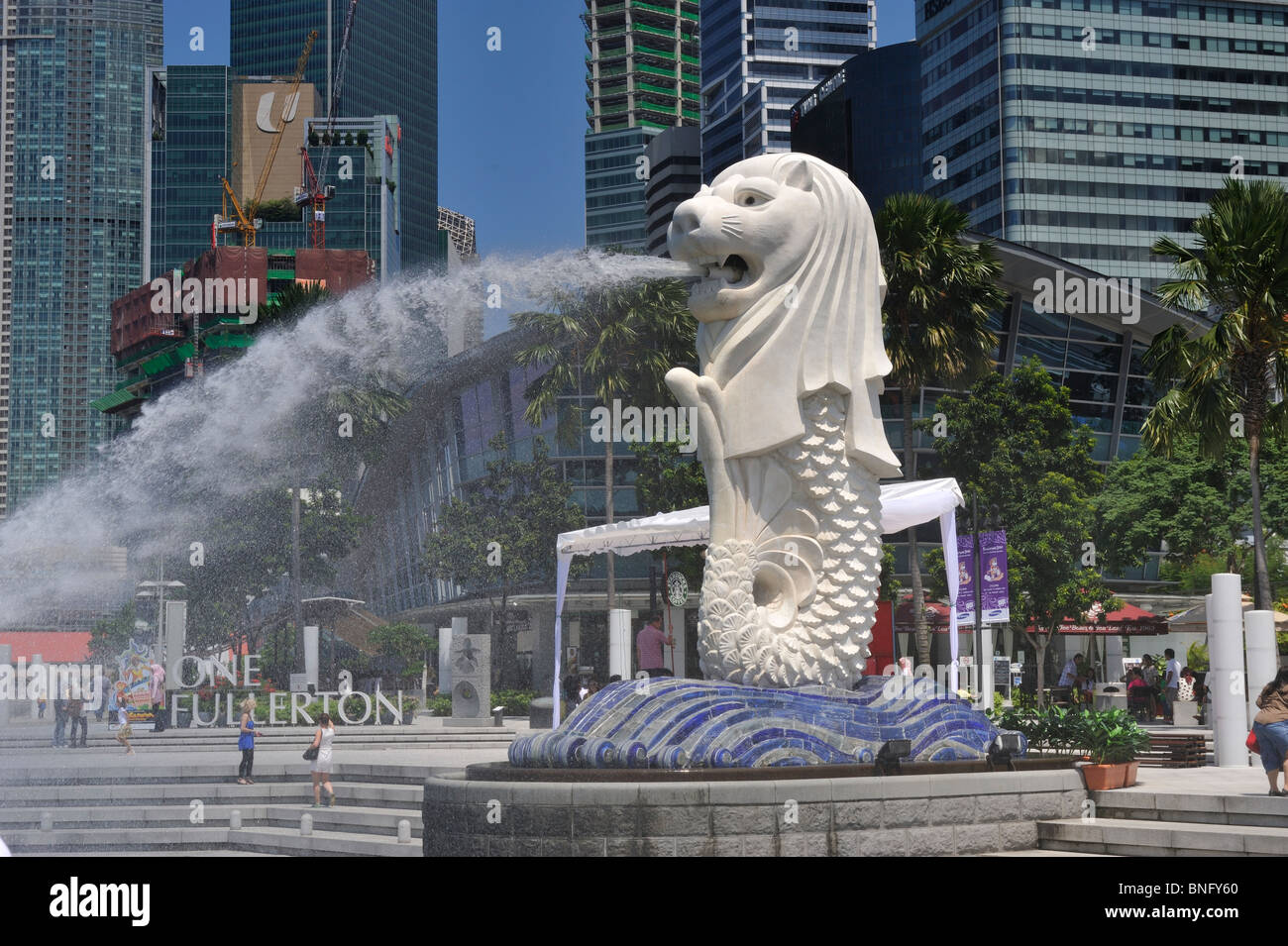 The Merlion at the mouth of the Singapore River Stock Photo - Alamy