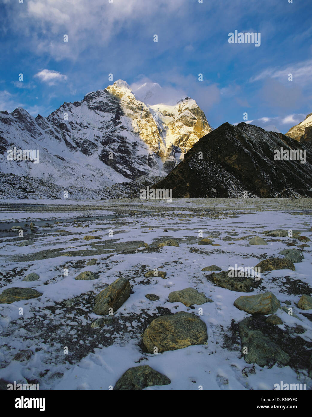 Barun valley hi-res stock photography and images - Alamy