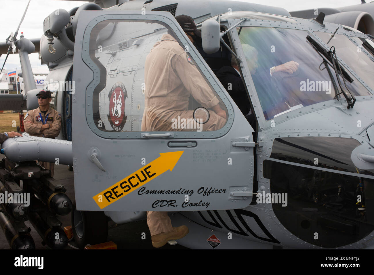 Mh 60r hi-res stock photography and images - Alamy