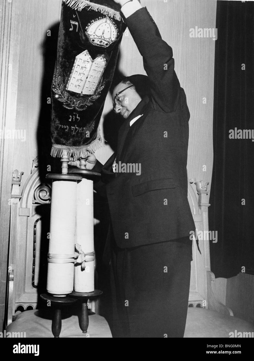 Male scroll hi-res stock photography and images - Alamy